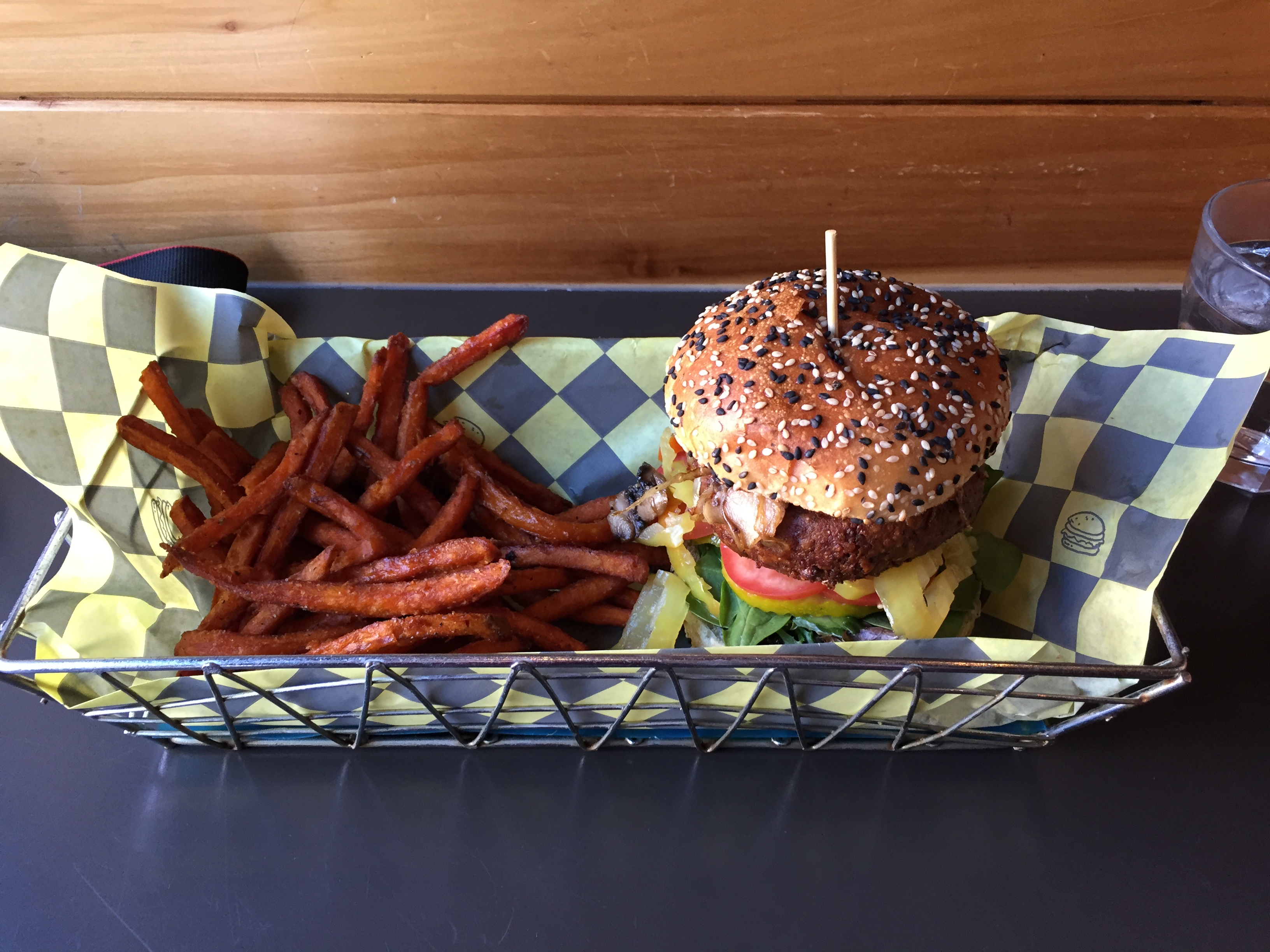 Lunch at Eddie Burger and Bar in Banff | JOMAMA EATS
