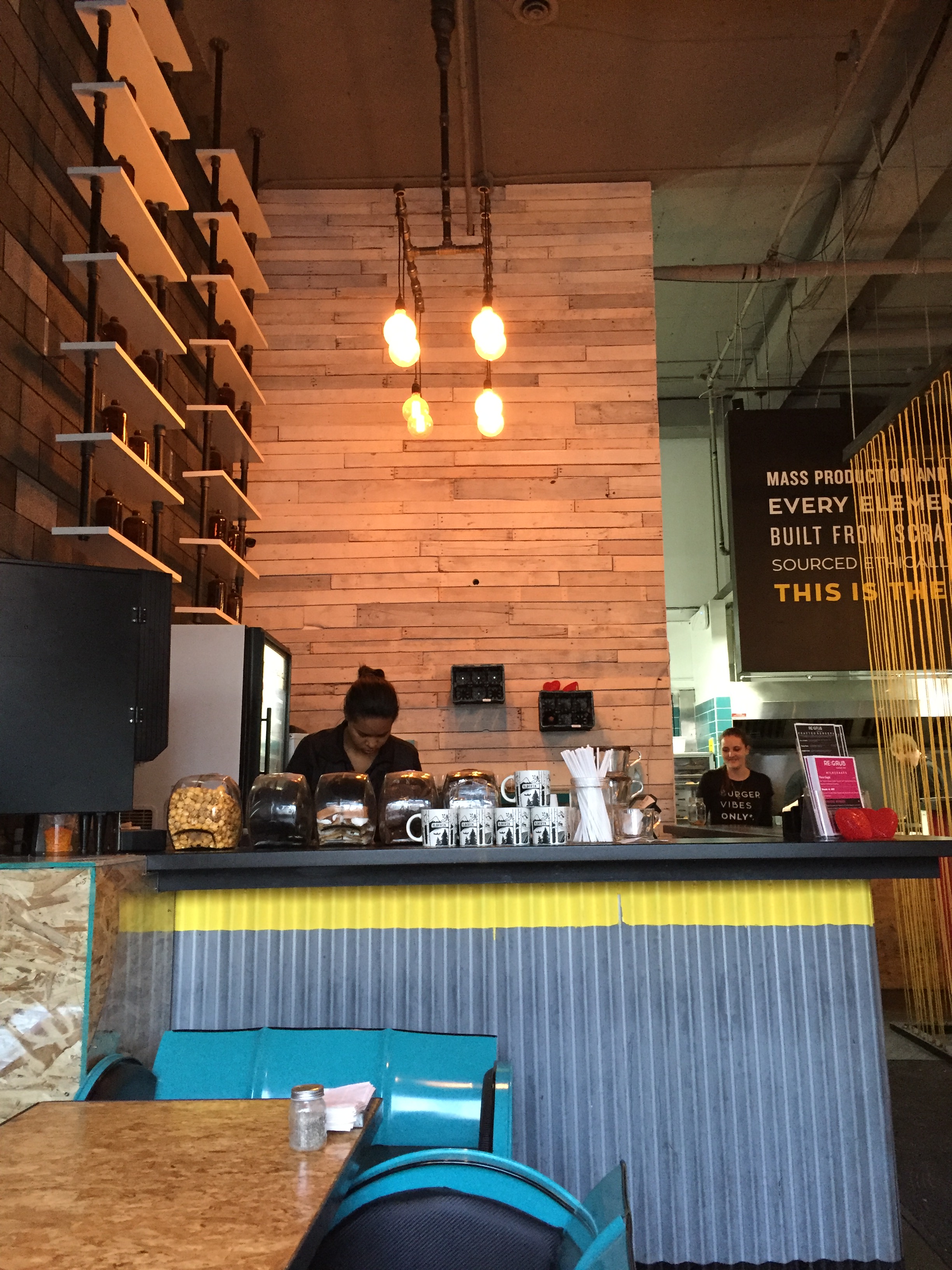 Burgers and (over-the-top) Milkshakes at REGRUB | JOMAMA EATS